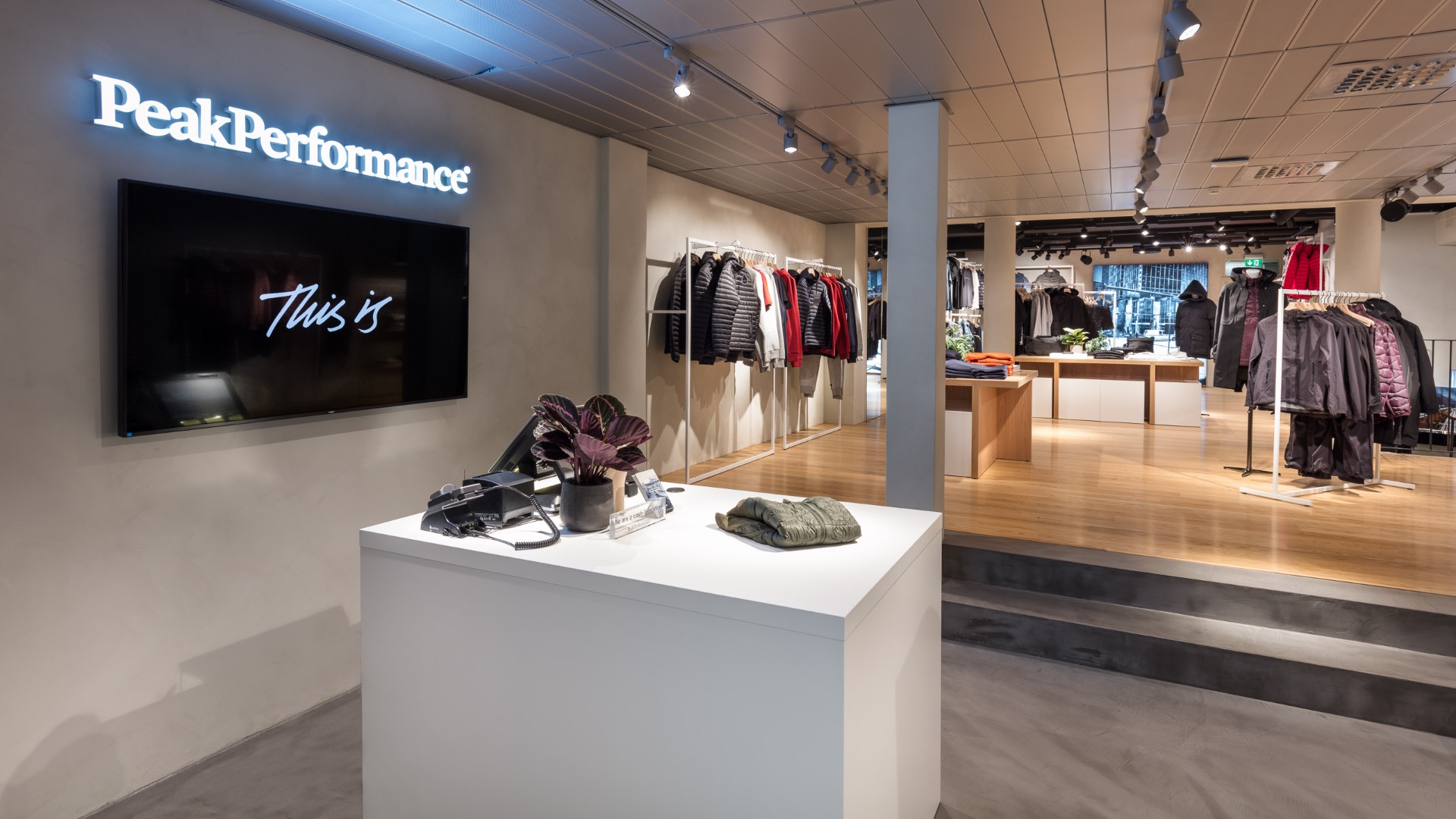 Peak Performance - Norco Interior